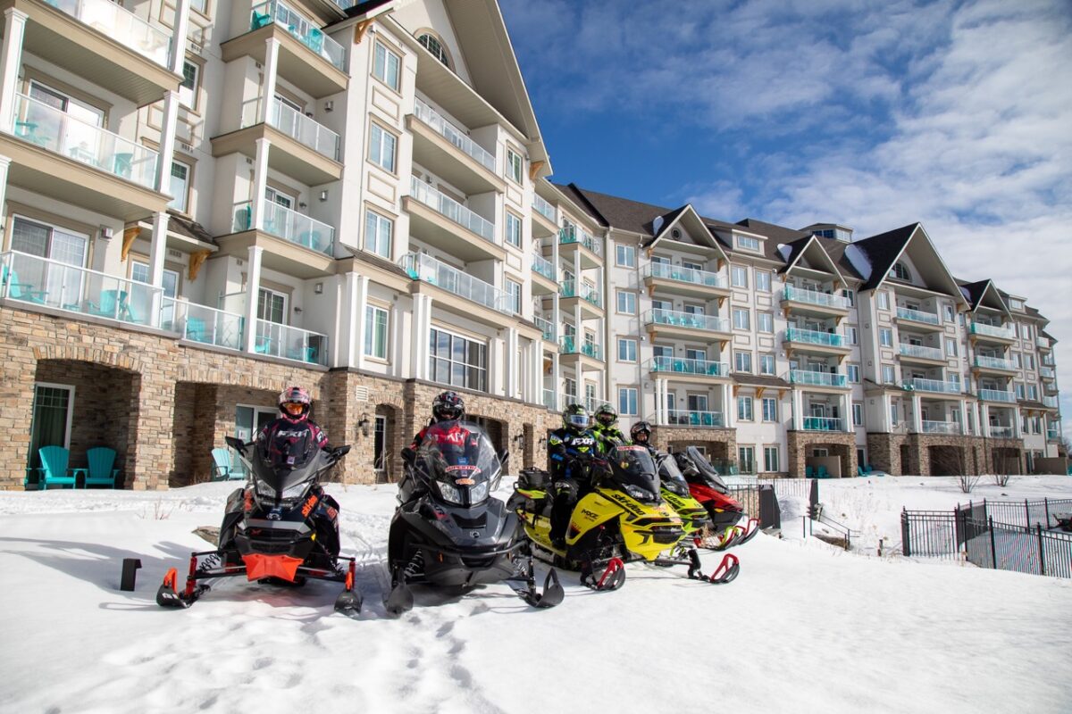 Snowmobile Muskoka Ontario - Intrepid Snowmobiler